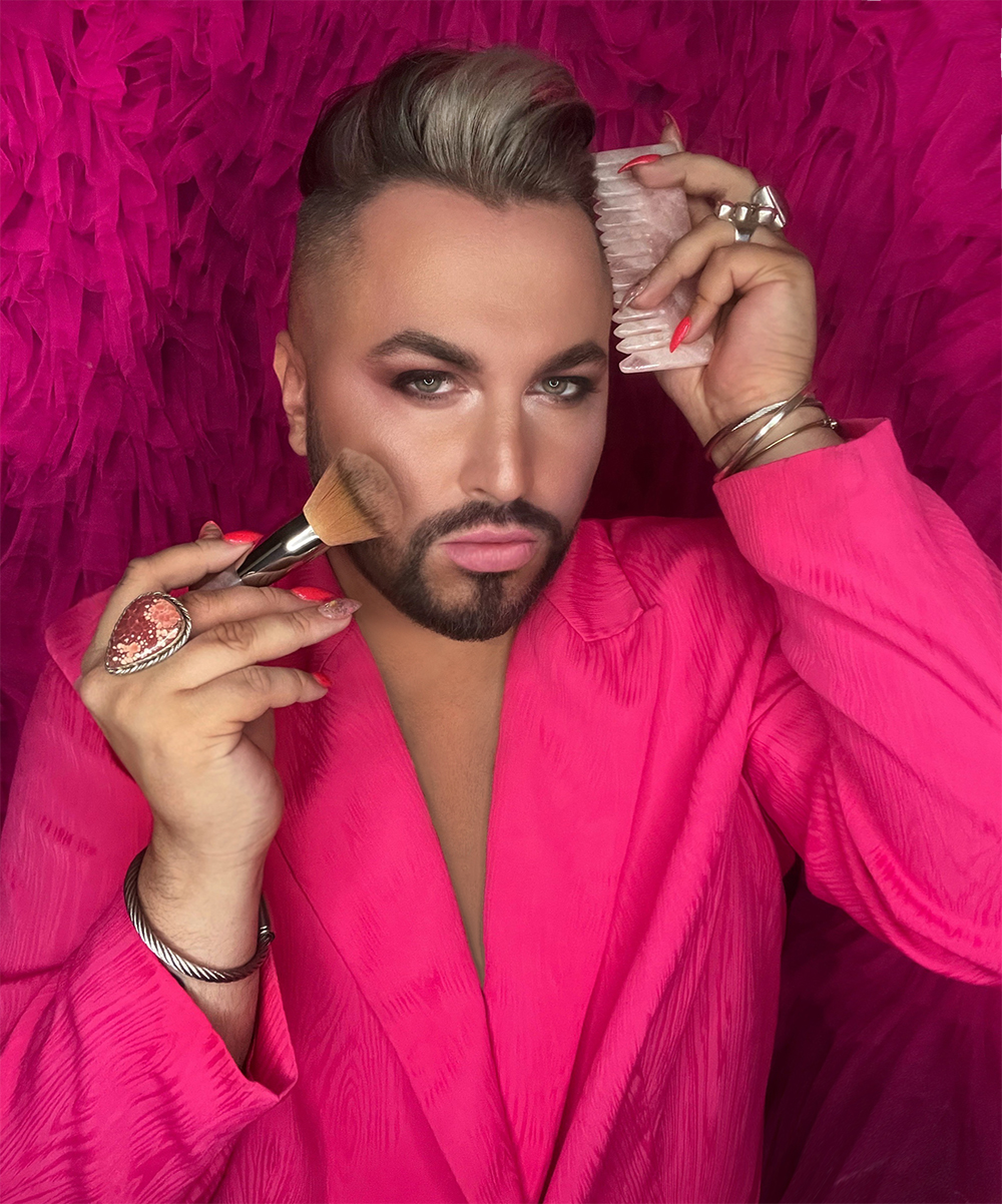 ABOUT MICHAEL – THE GLAM WITCH
